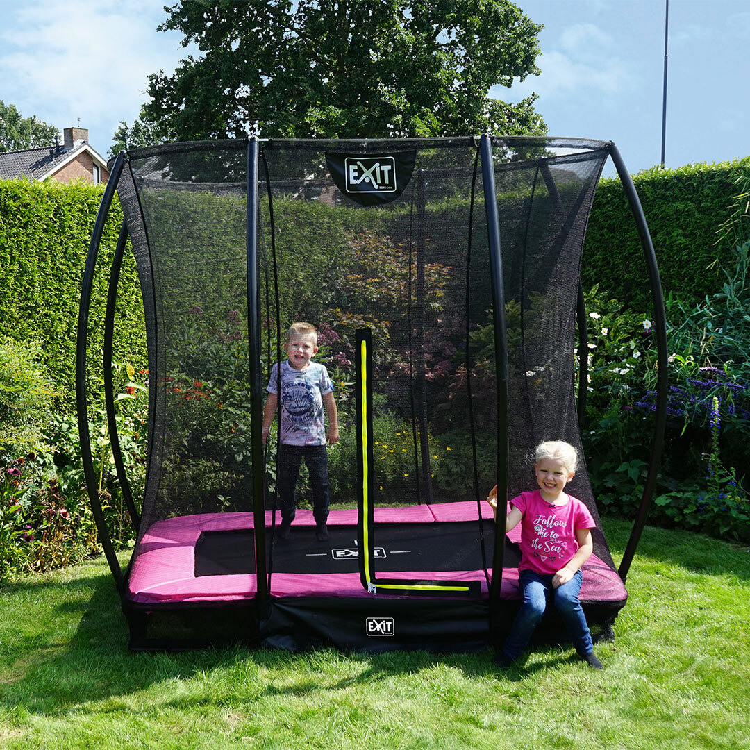 Barn hemma? Kolla in idéerna för utomhusleksaker från EXIT Toys | EXIT Toys